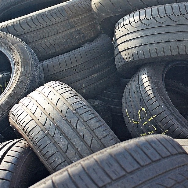 Ukarany za opony do ogrodu